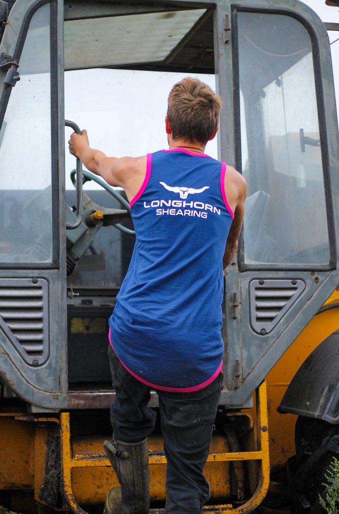 Longhorn Adult's Long Tail Shearing Singlet - BATA Ltd