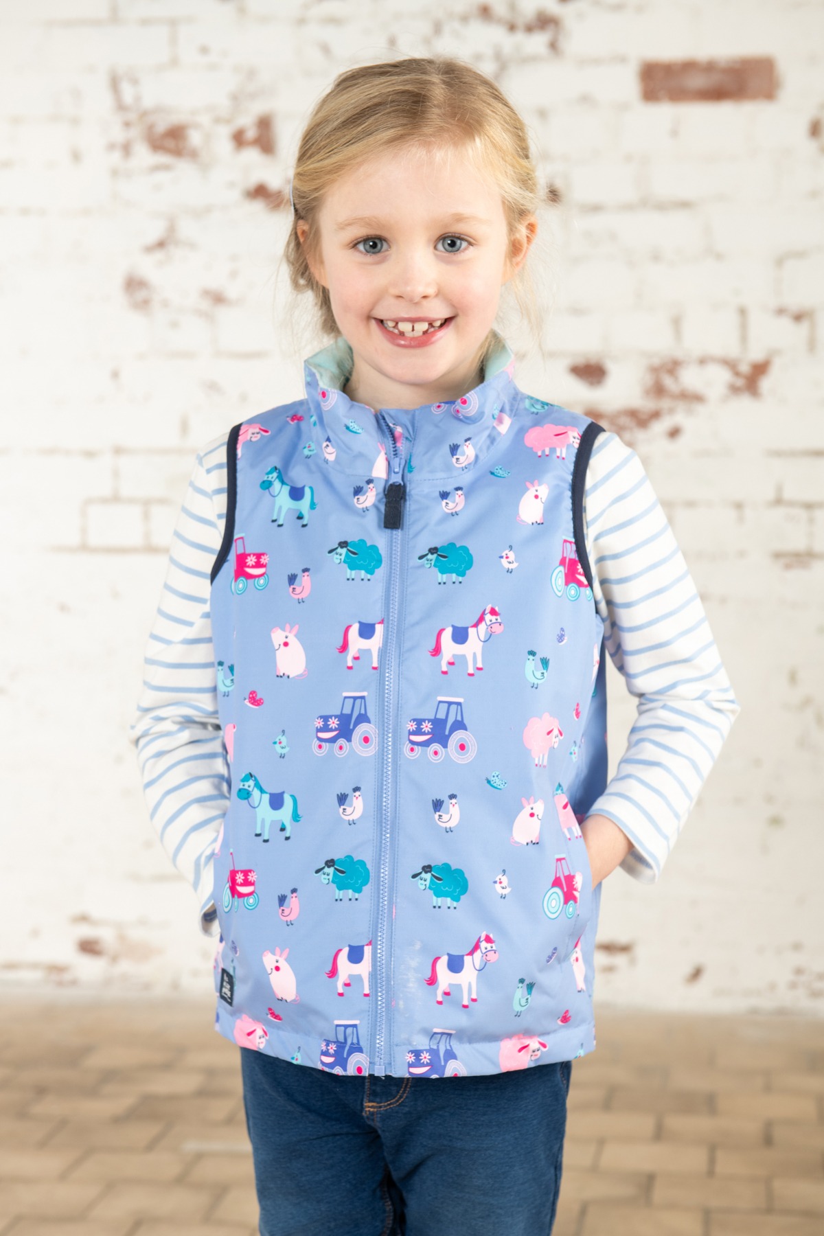 Lighthouse Girls' Alex Gilet - BATA Ltd